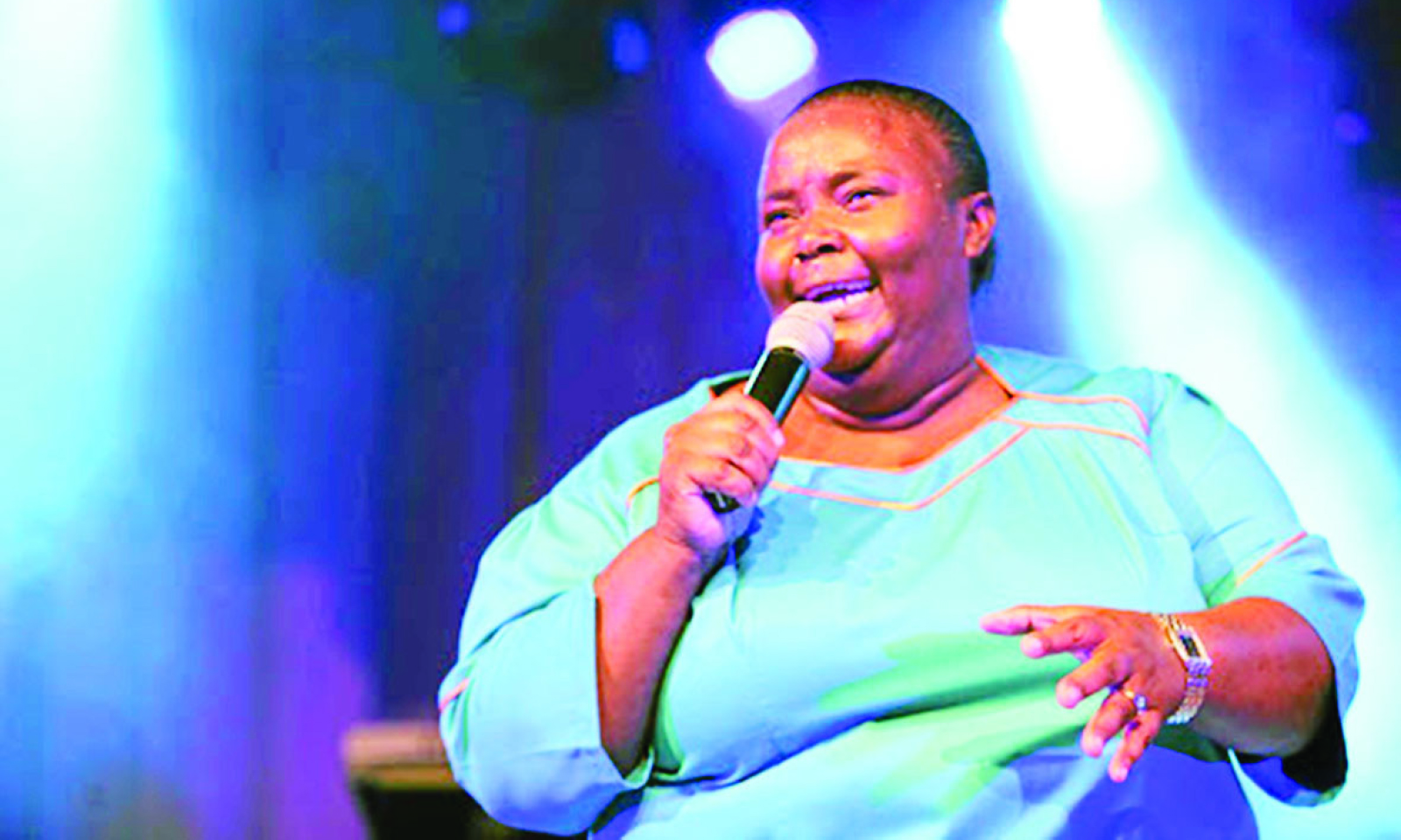 Hlengiwe, Makhabane smoke peace pipe - herald