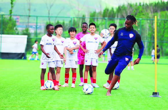 Walter Musanhu unites the world – herald
