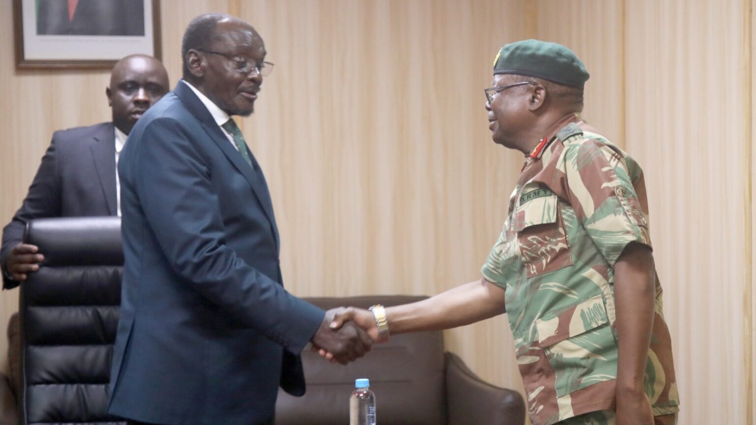 Zimbabwe National Army Commander pays courtesy on Acting President ...