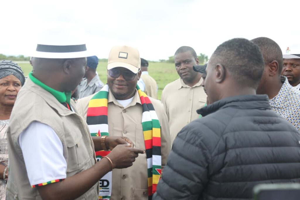 Dr Tungwarara arrives in Binga to hand over vehicles, Christmas hampers ...