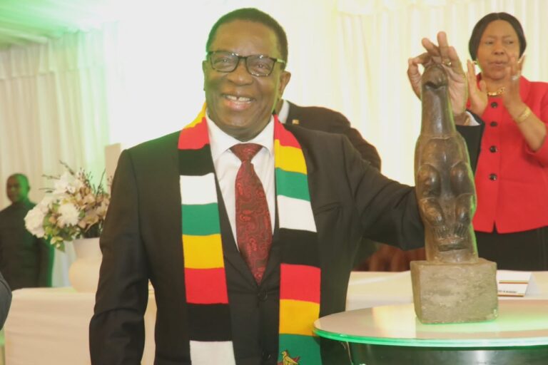 HISTORIC FEAT! . . President receives Zim bird from SA - Zimbabwe Situation