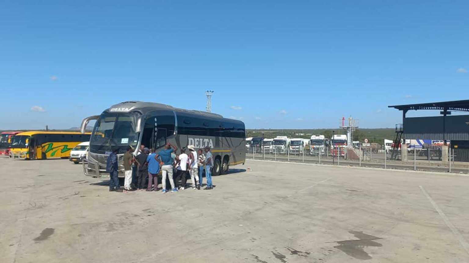 74 Zimbabweans arrive by road as xenophibia attacks heats up in SA – herald