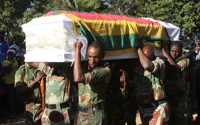 Thousands bid Cde Chinx farewell - herald