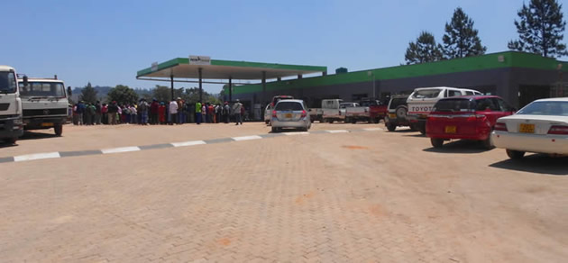 Robbers target service stations - herald