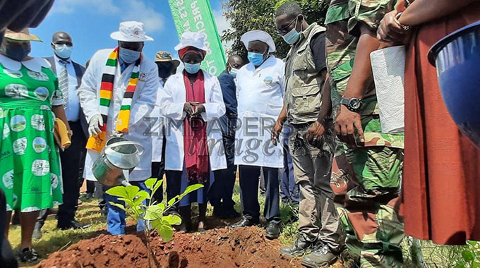 President Mnangagwa arrives in Chegutu for national clean-up campaign ...