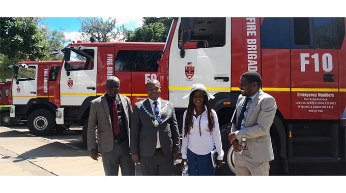 Gweru acquires 4 fire tenders . . . Introduces voluntary fire fighting ...