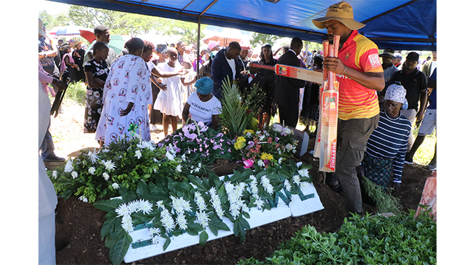 Sinikiwe Mpofu laid to rest at Lady Stanley Cemetery - herald
